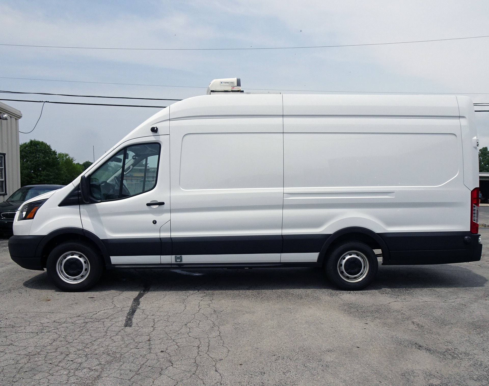 Refrigerated Vans | 2020 Pre-Owned Isuzu NPR Truck | Bush Trucks