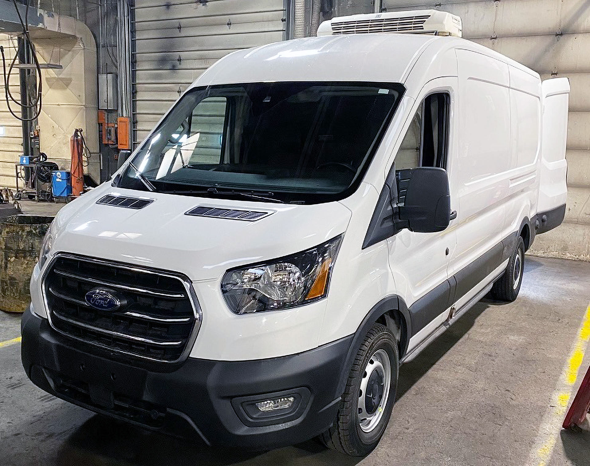 Refrigerated Vans | 2020 Pre-Owned Isuzu NPR Truck | Bush Trucks